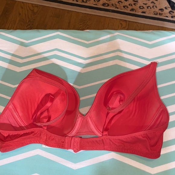 Vanity Fair | Intimates & Sleepwear | Vanity Fair Red Shiny Bra 38b ...